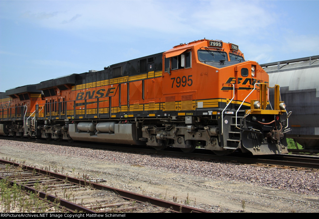 BNSF ES44C4 #7995 Roster Shot